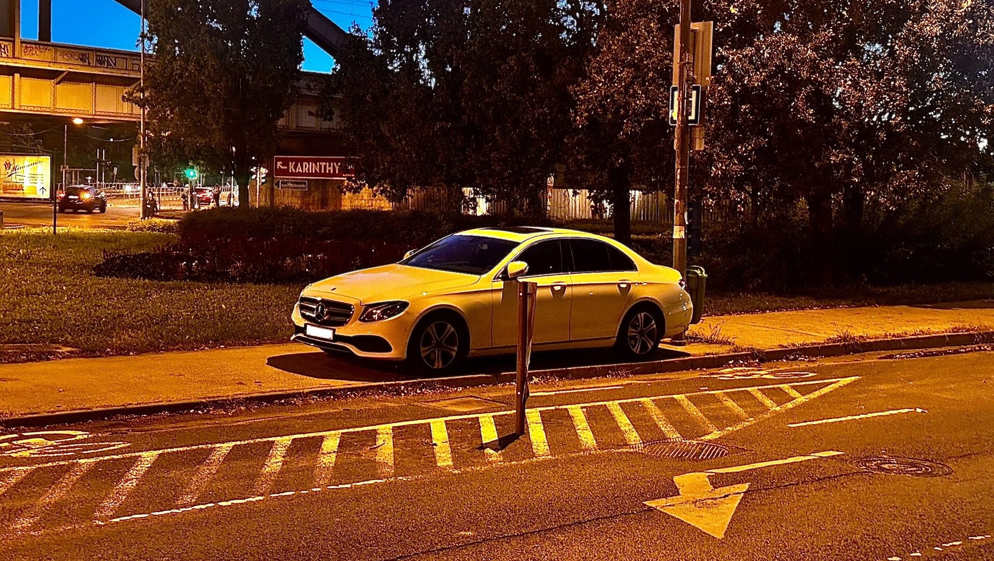 Másfél millió forintos sérelemdíjat követel Delhusa Gjon a szabálytalan ...